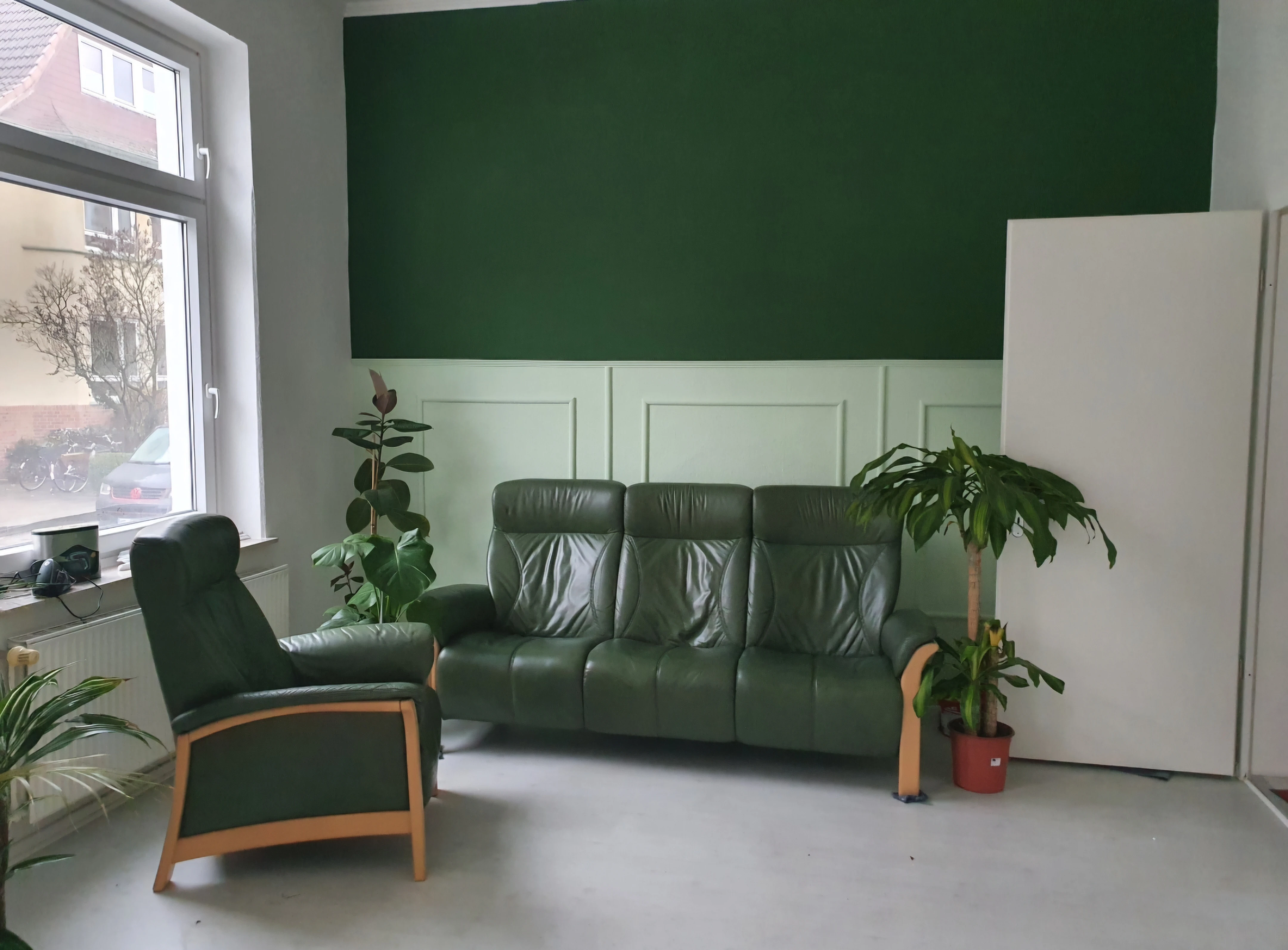 3-Sitzer Sofa & 2 Relaxsessel (grün) – Echtholz - Schwarzes Brett auf ...
